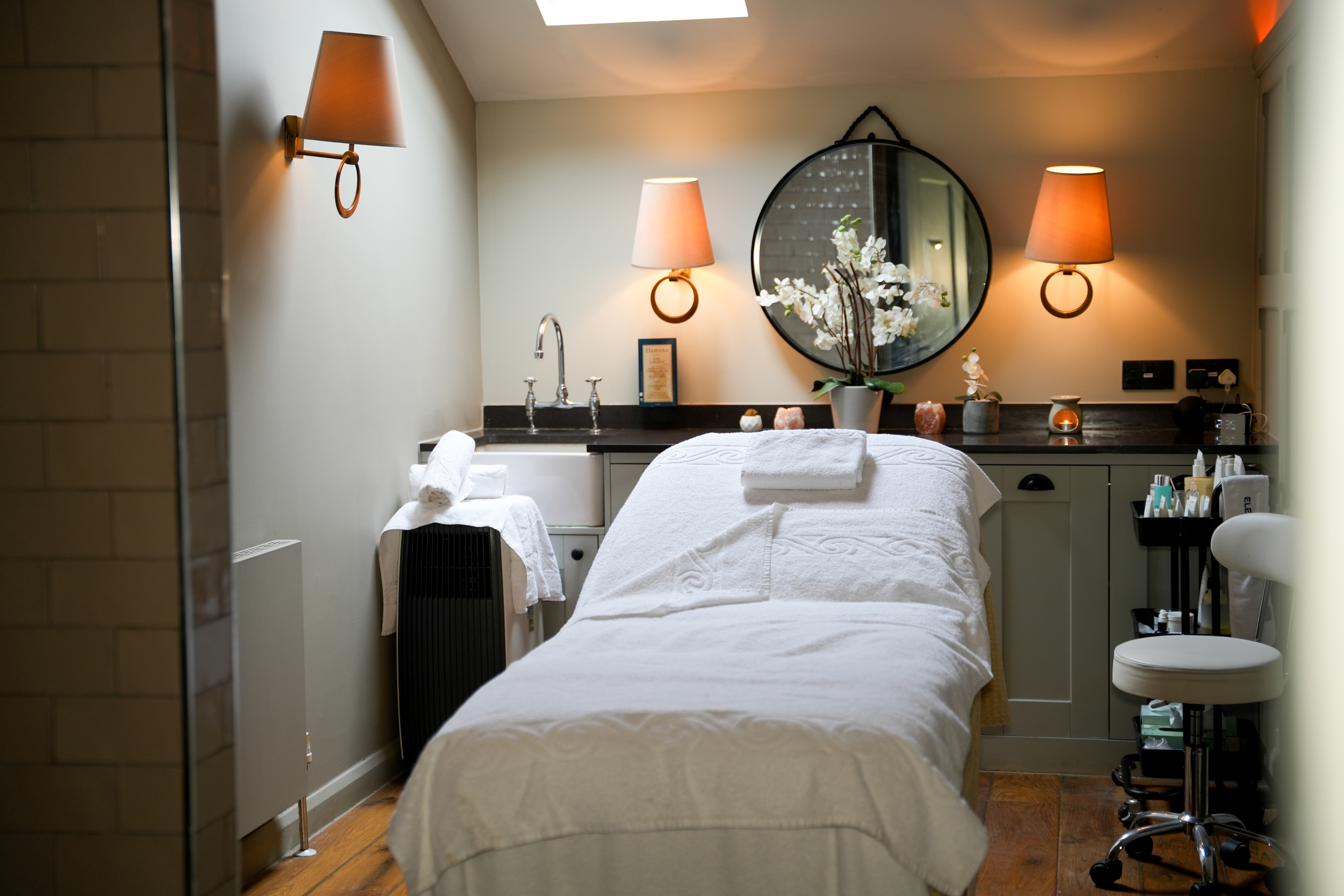 The Spa | The Garage Spa - 5 Bubble Boutique Spa Experience